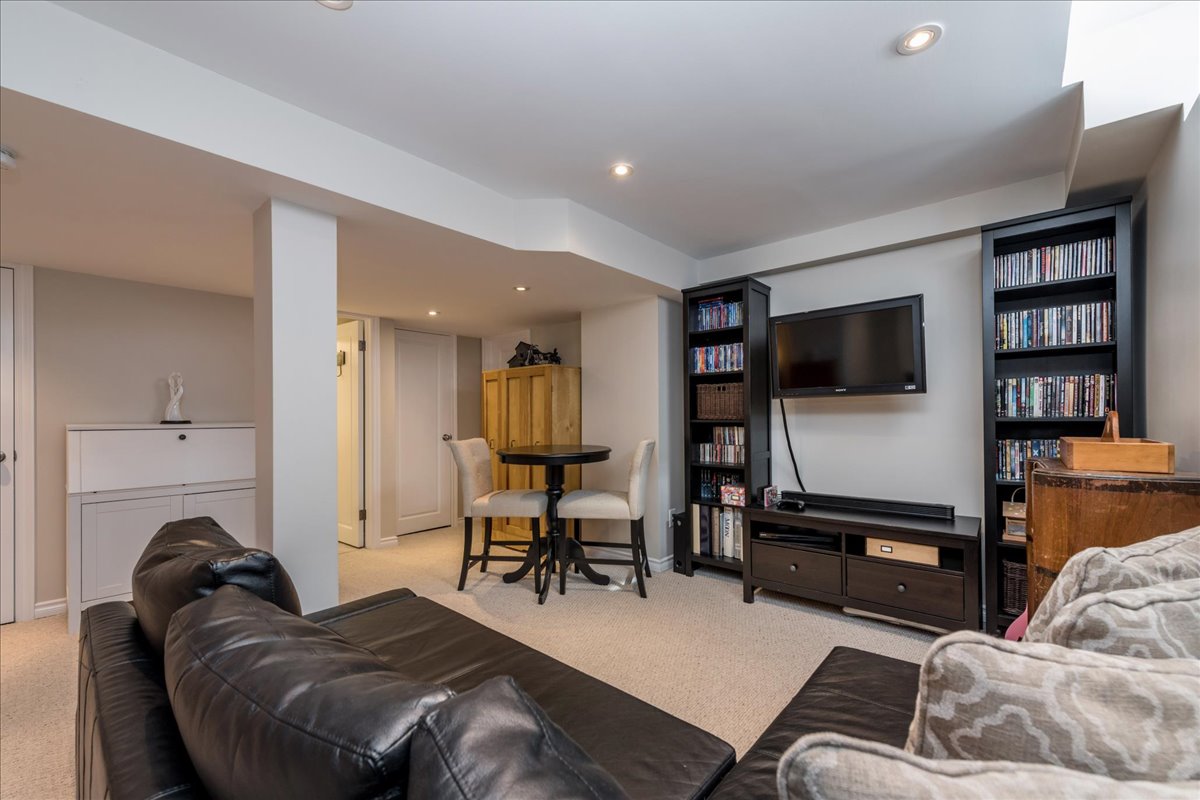 34-Rec Room - Barrie Home